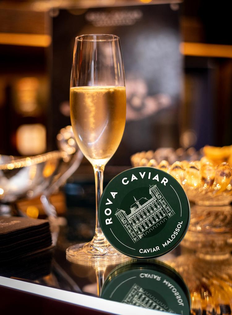 Perfect Pairings : What to Drink with Caviar ? | Rova Caviar